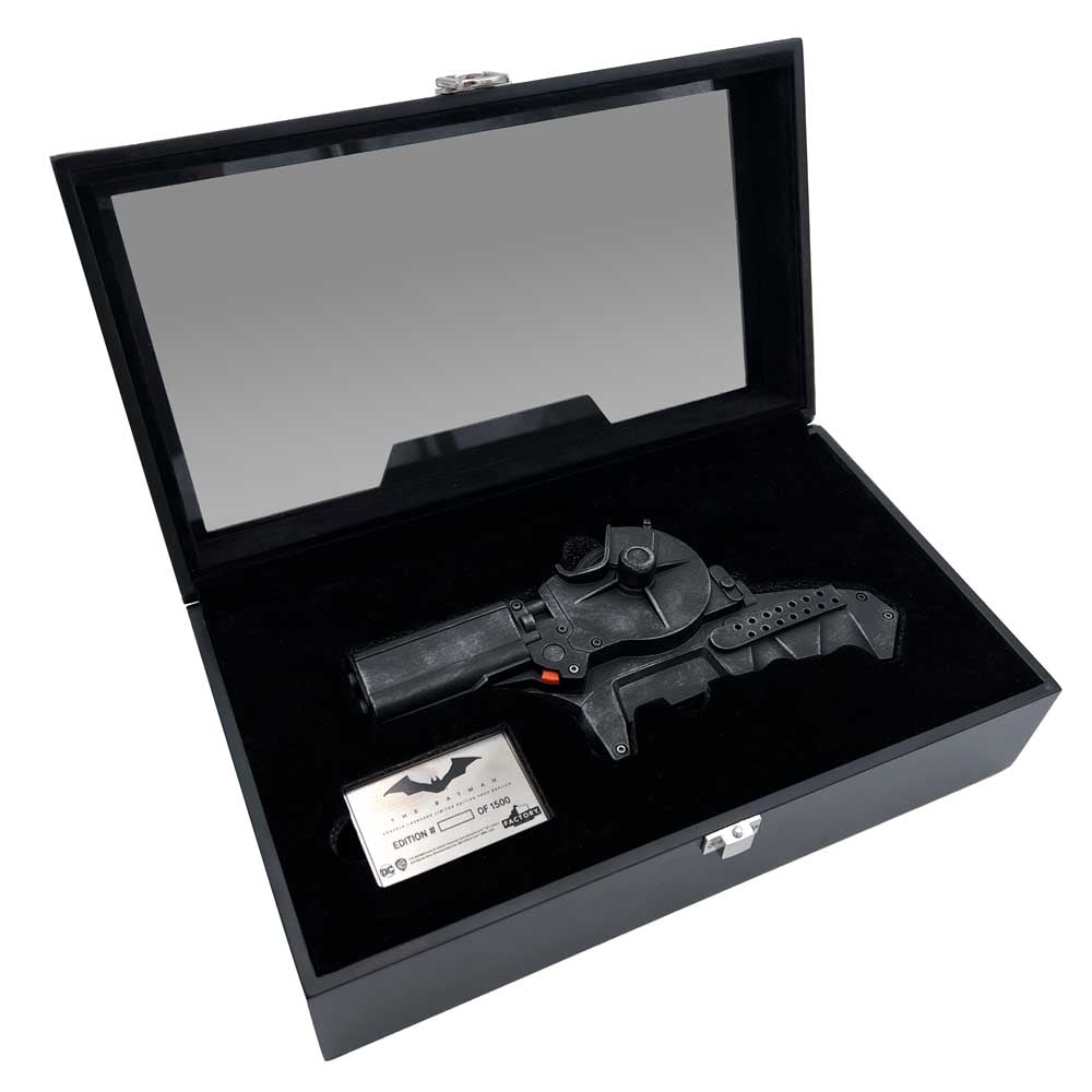 THE BATMAN Grapple Launcher Limited Edition Prop Replica – DC Shop